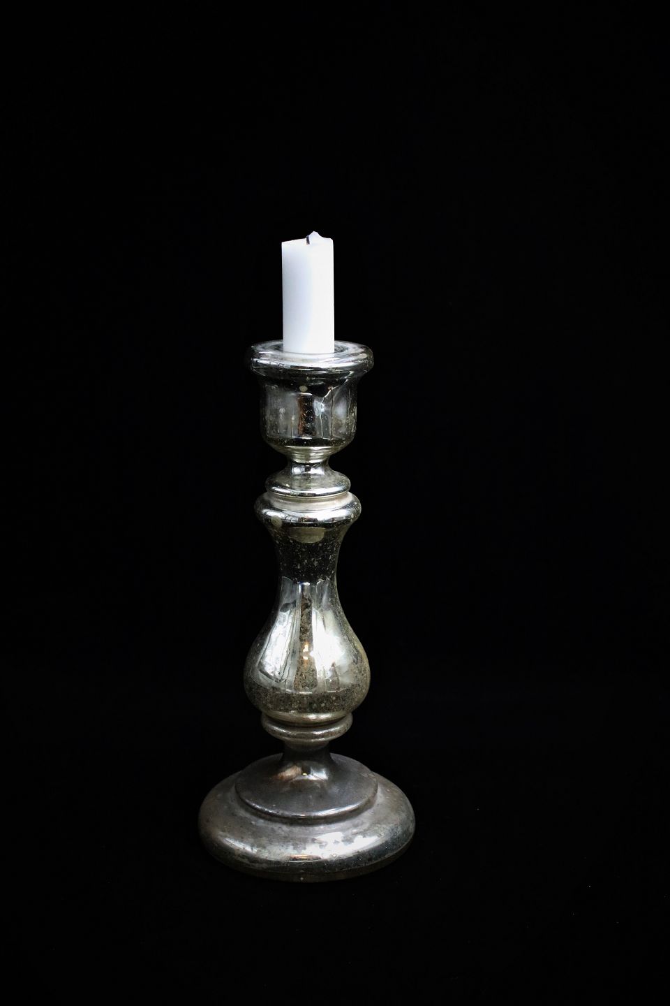 K&Co - 1800 tals lysestage i fattigmandssølv / Mercury Glass. * H:24cm.